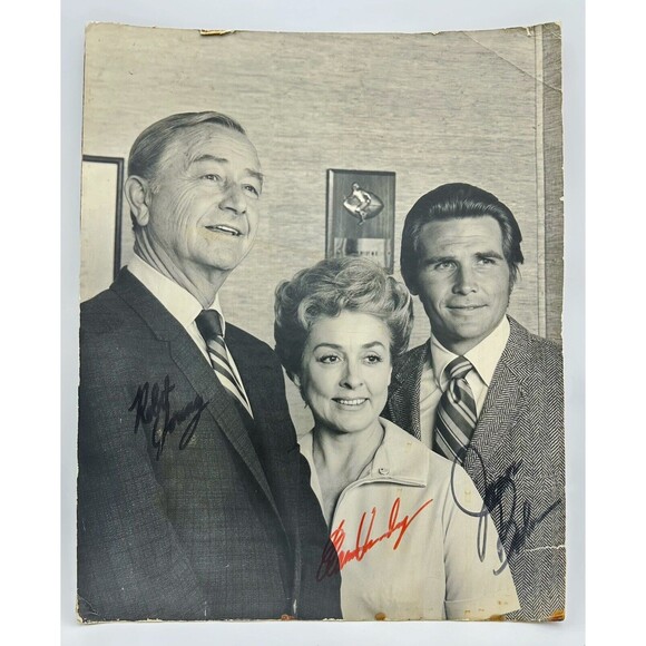Art | Signed Marcus Welby Md Cast Photo Robert Young James Brolin Elena ...